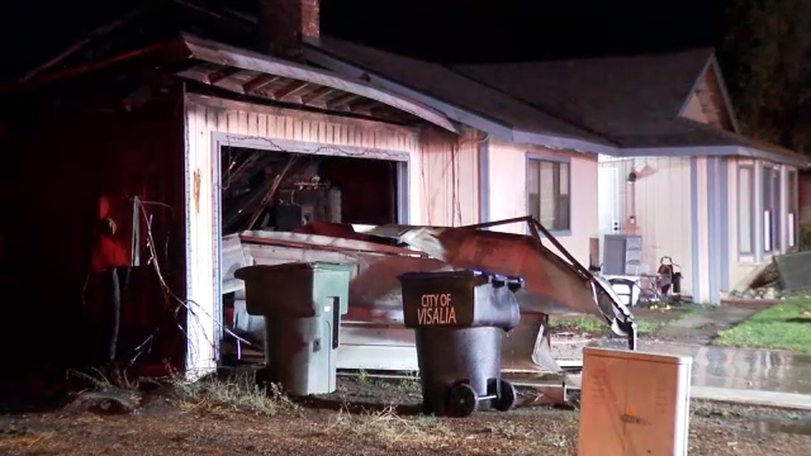 Family displaced following house fire in Visalia - ABC30 Fresno