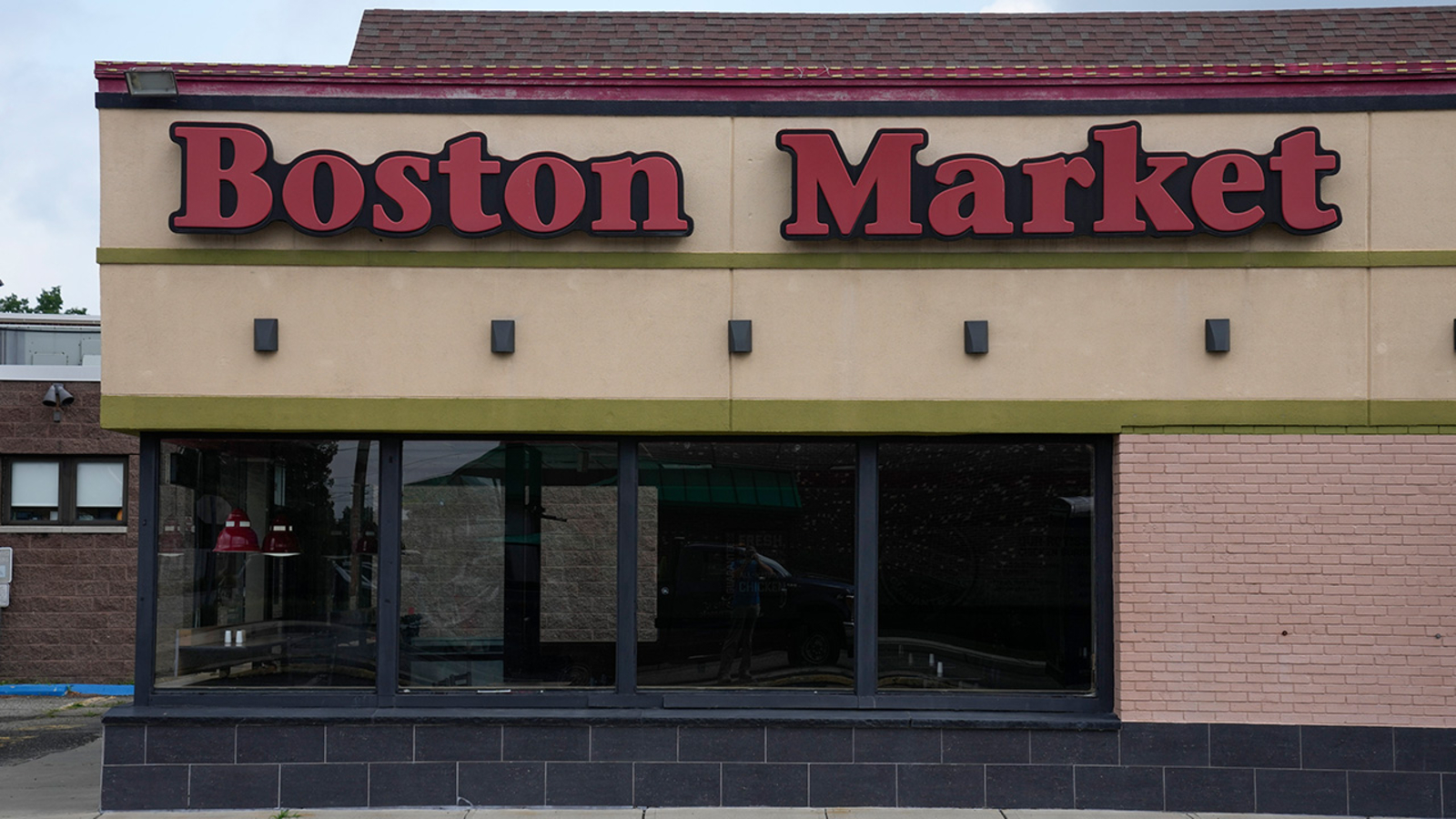 Boston Market workers in Ridgewood, Queens frustrated by late or no ...