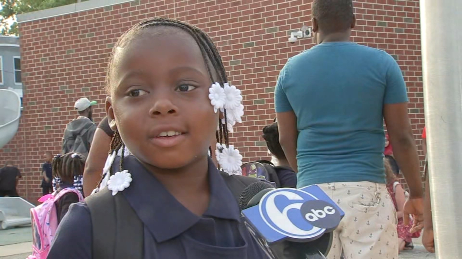 Despite the heat, Philadelphia students excited for first day of school ...
