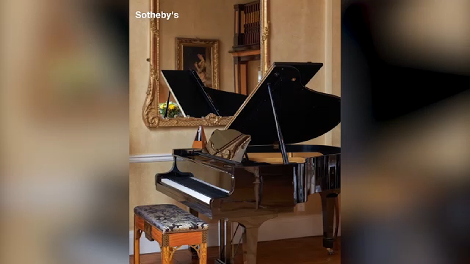 Freddie Mercurys Piano Sold For 2 2 Million In Auction Abc7 New York