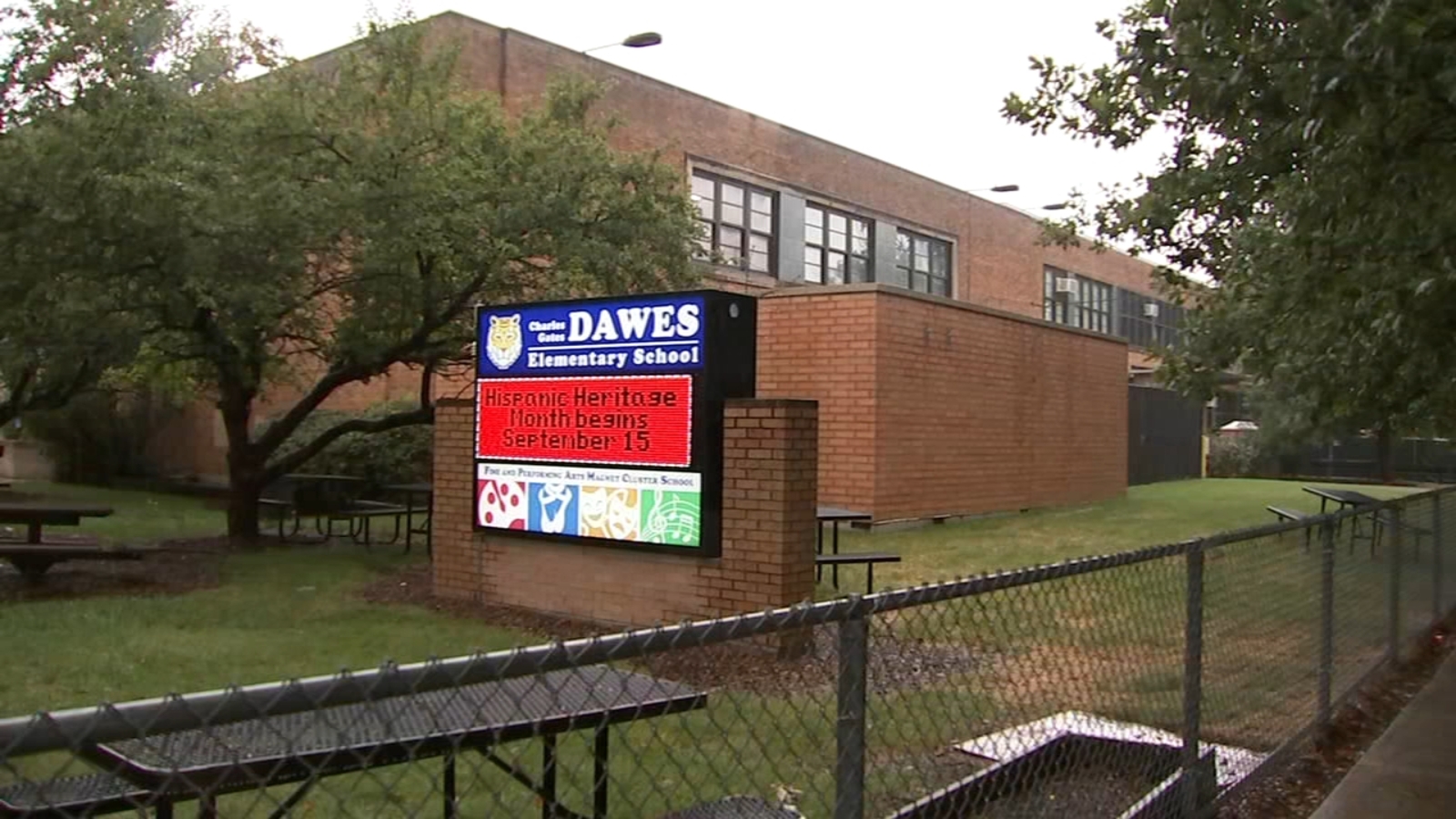 Employee of Dawes Elementary School in Ashburn, Chicago allegedly ...