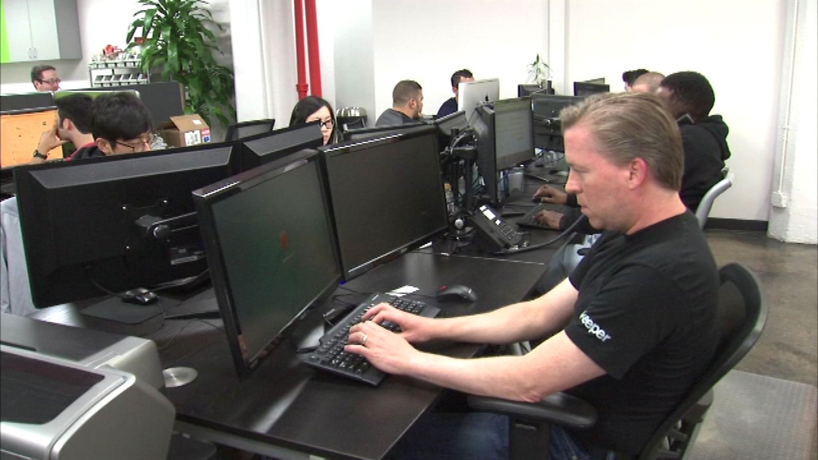 Social media hackers ruin more than status - ABC13 Houston
