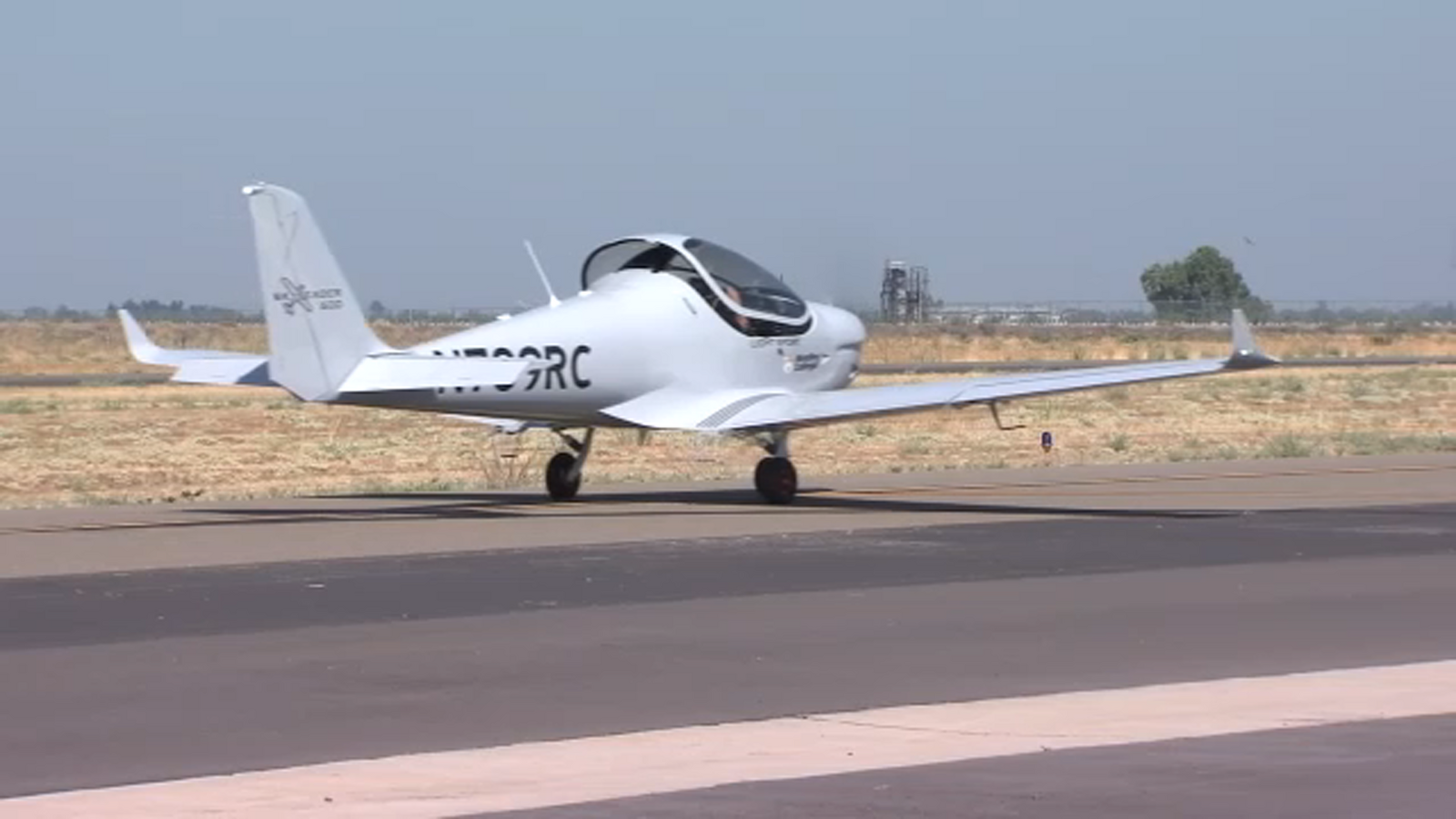 Reedley College adding 5 new airplanes to its flight science program ...