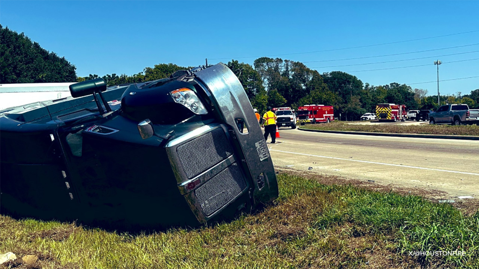 Houston Traffic South Sam Houston Parkway Truck Overturn Fuel Leak