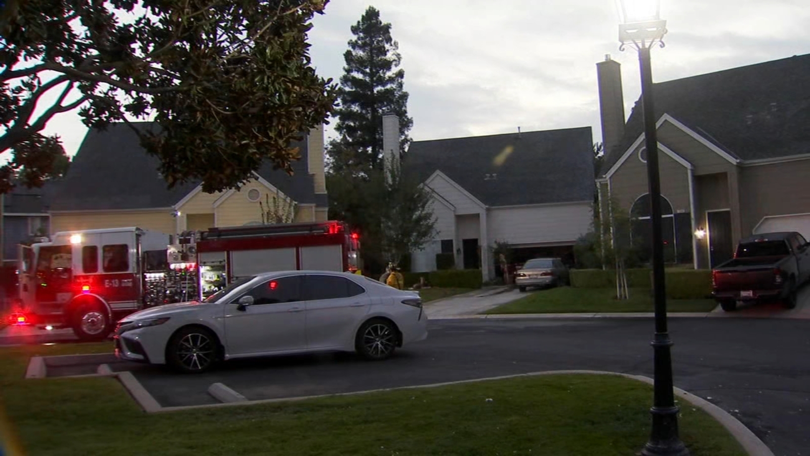 2-alarm house fire in Northeast Fresno displaces family - ABC30 Fresno