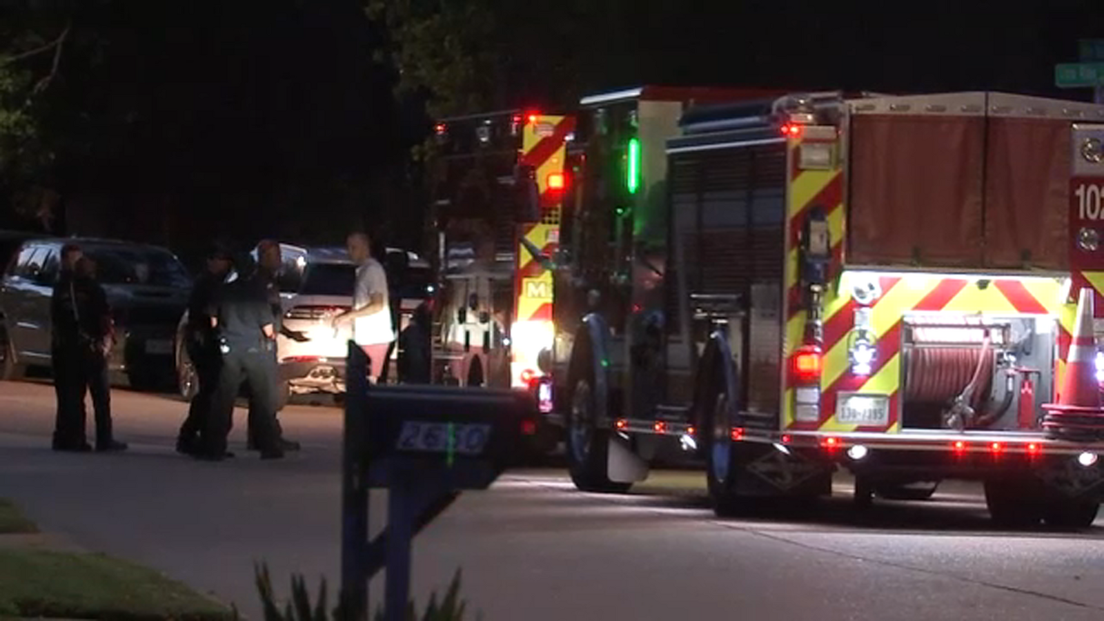 Kingwood SWAT scene: Woman shot and killed by husband inside home on ...