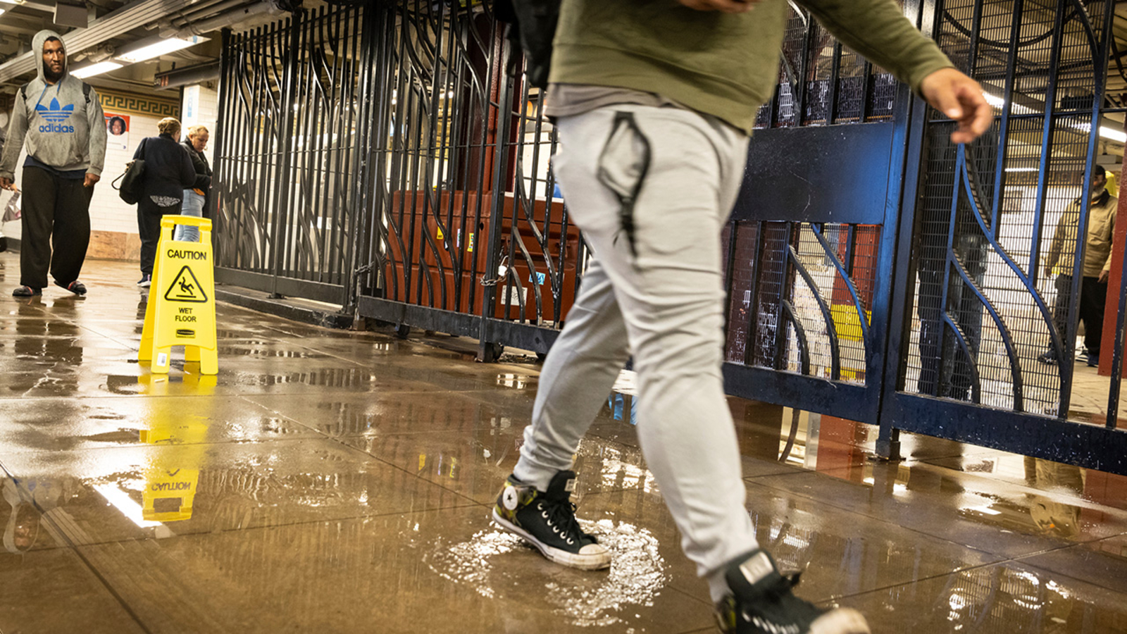 Full weekend MTA service after record rainfall, flooding disruption ...