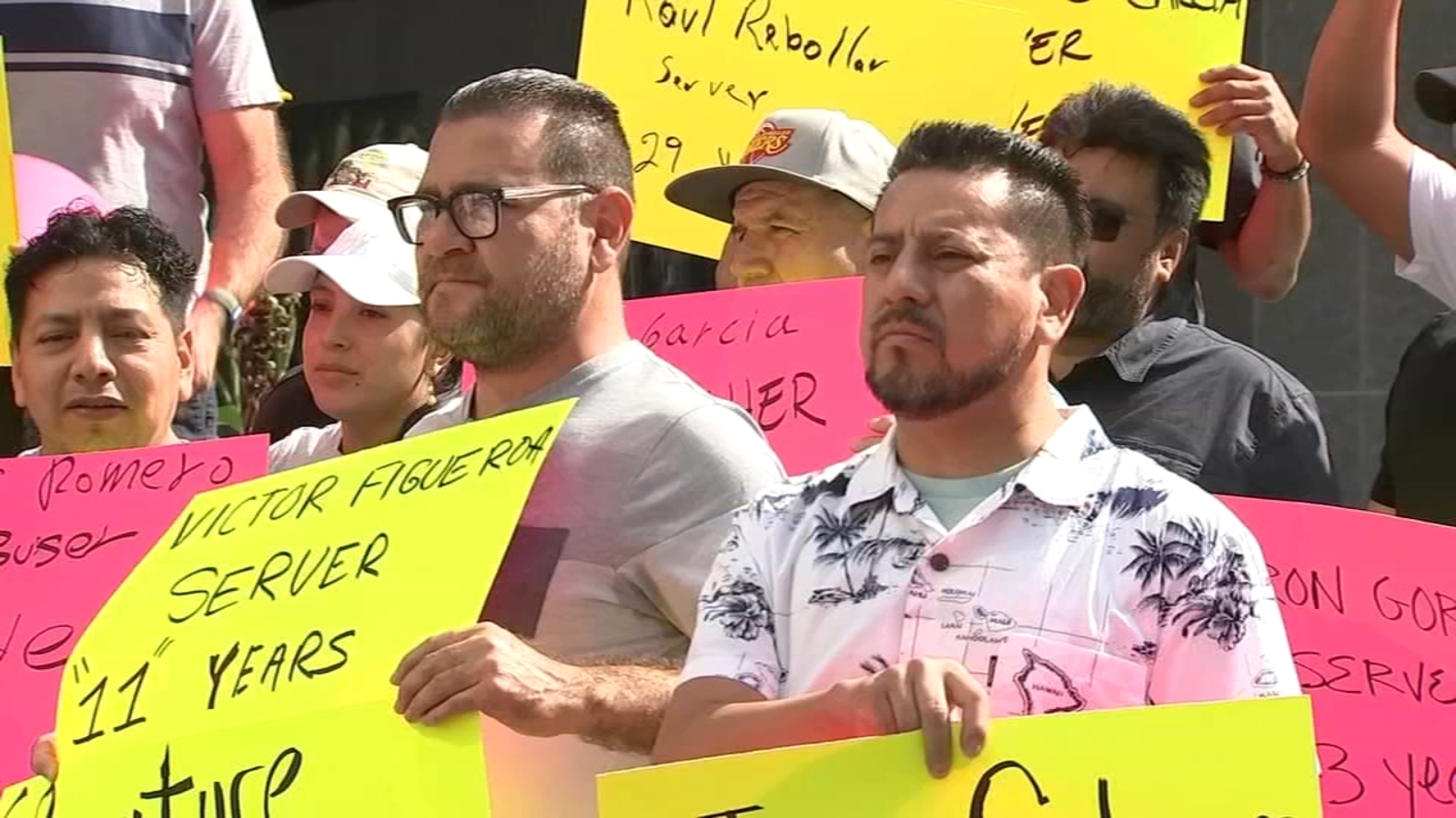 The Signature Room Chicago: Former workers rally, alleging owners broke ...