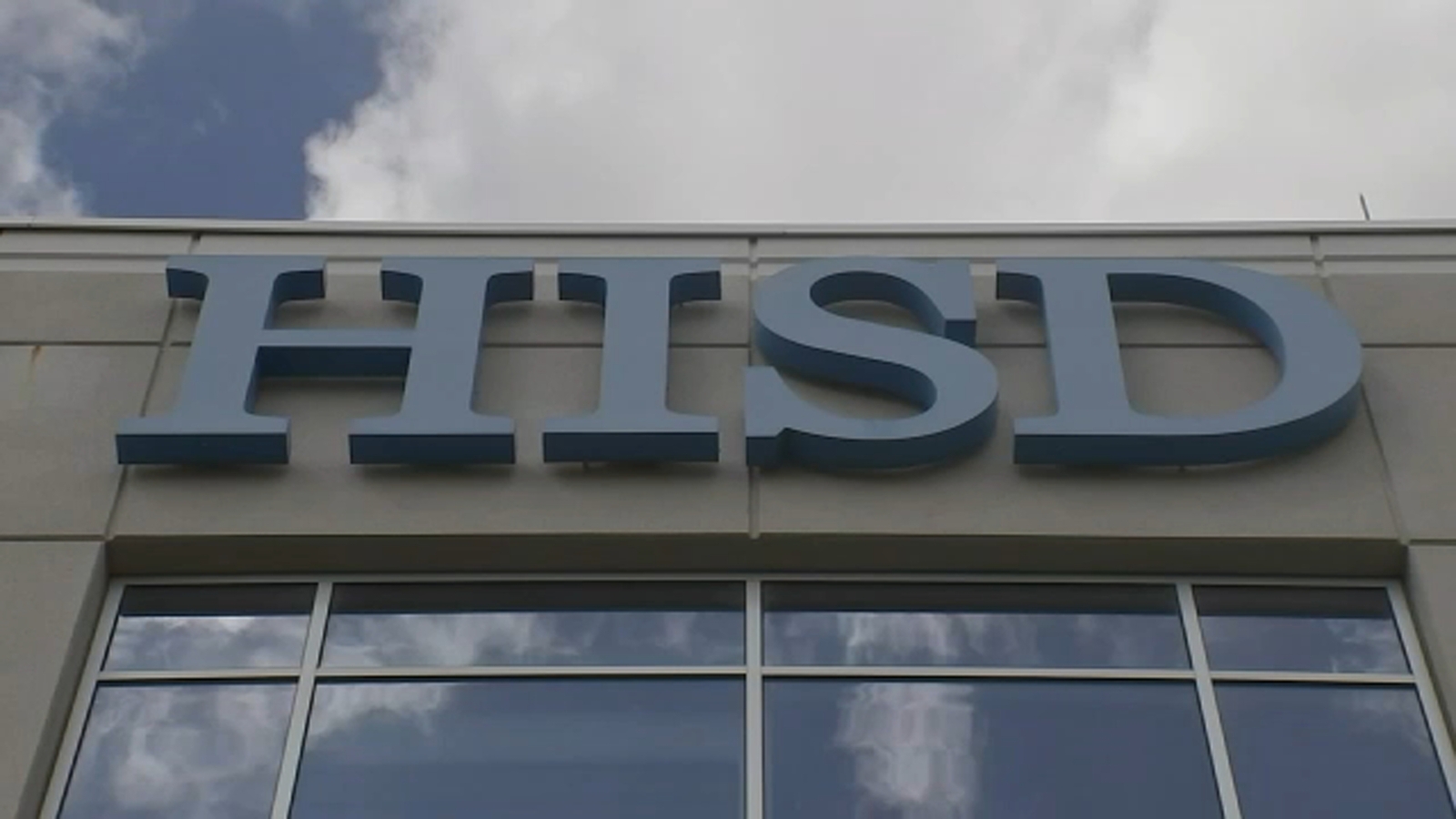 HISD ( Houston ISD) paid women employees fewer than men working in ...