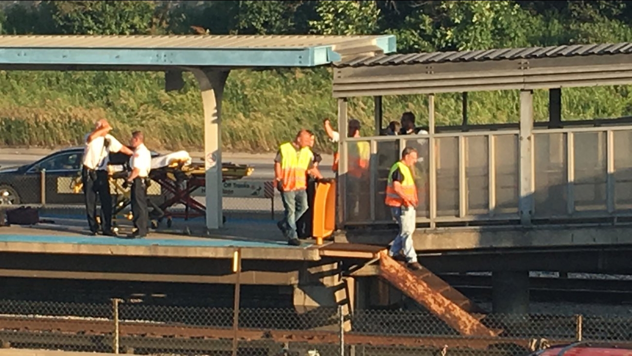Person Hit Killed By Cta Blue Line Train Abc7 Chicago