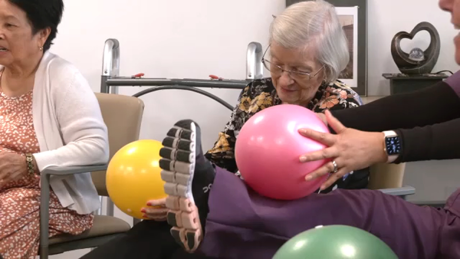 Dance class in Forest Hills, Queens helps adults with dementia exercise ...
