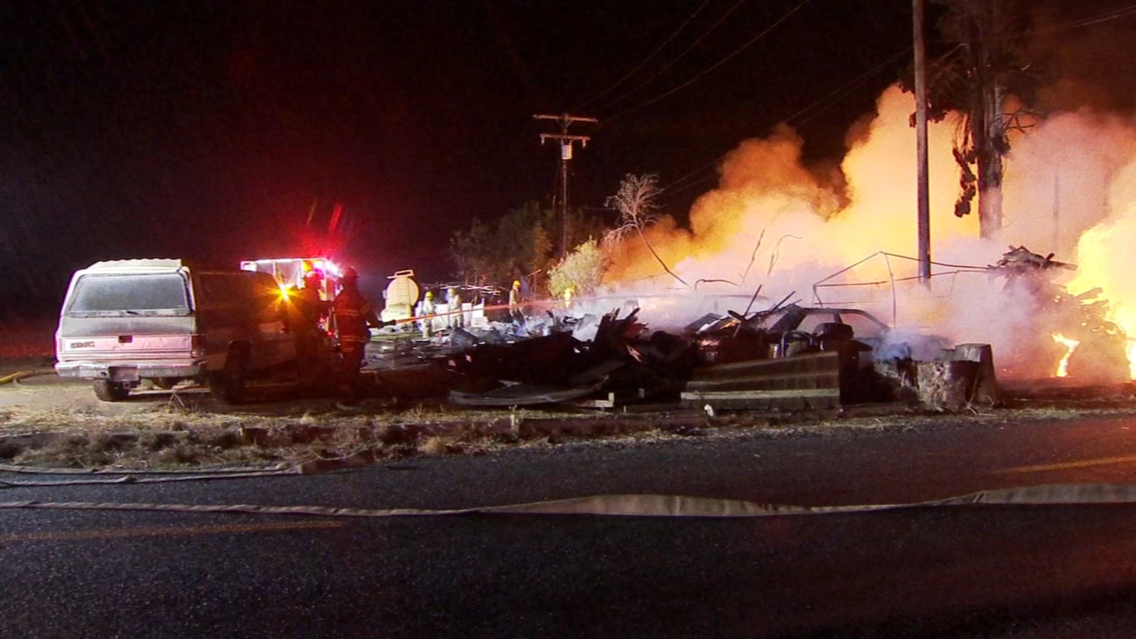 Couple displaced following house fire in Tulare County - ABC30 Fresno