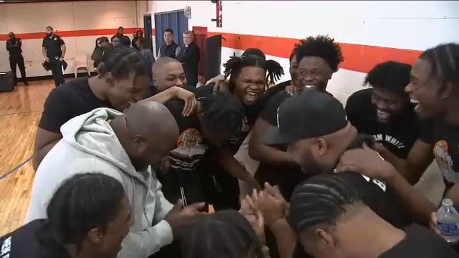 Tim Johnson, former NFL athlete, seeks to inspire inmates with youth ...