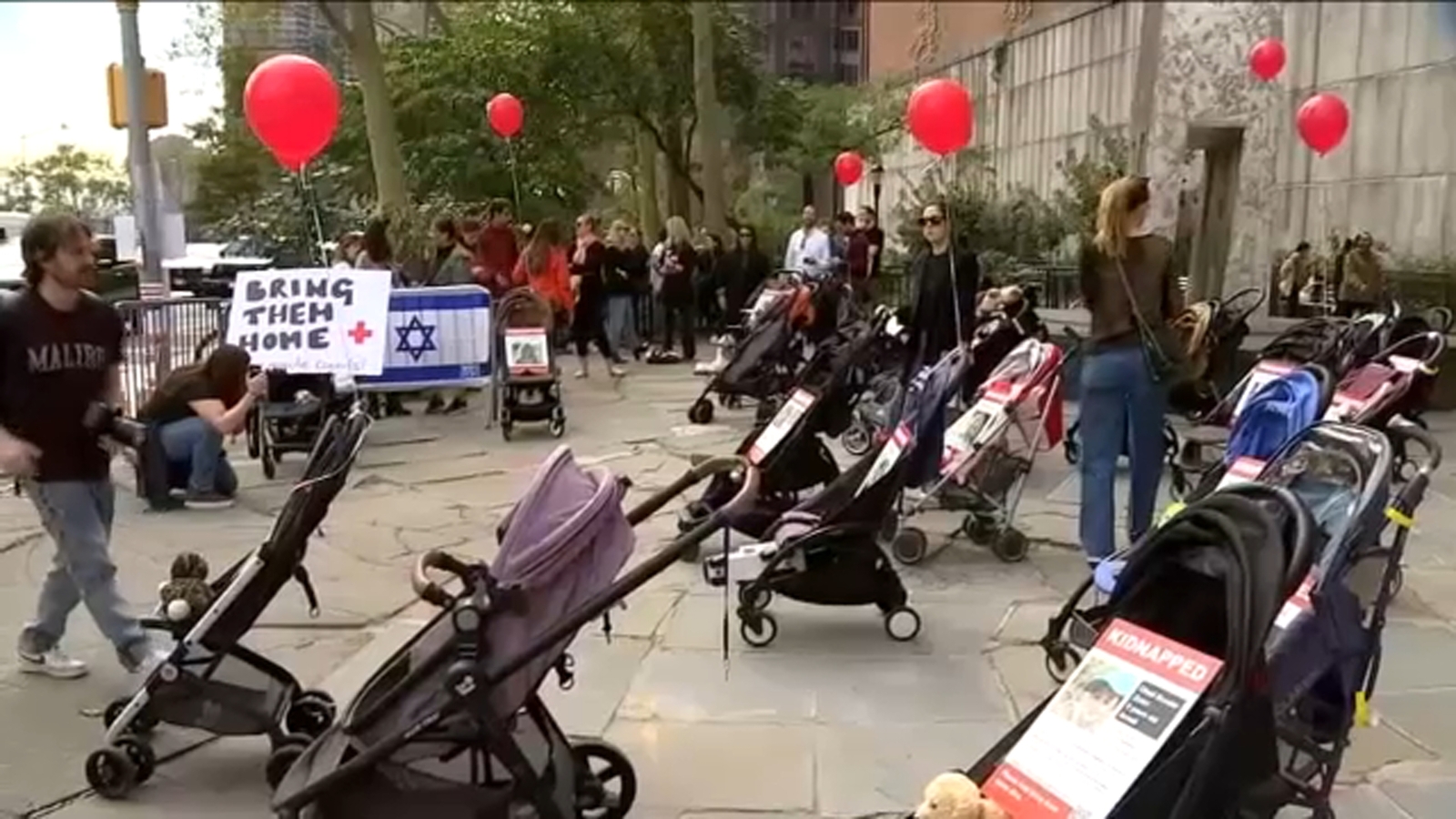 Israel Hamas war: Students protest at Columbia, NYU and CUNY amid ...