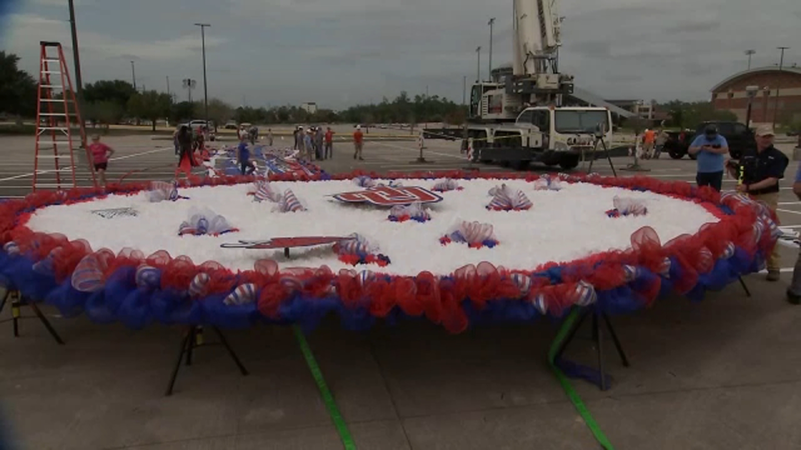 Oak Ridge High School attempting to break world record for largest mum ...