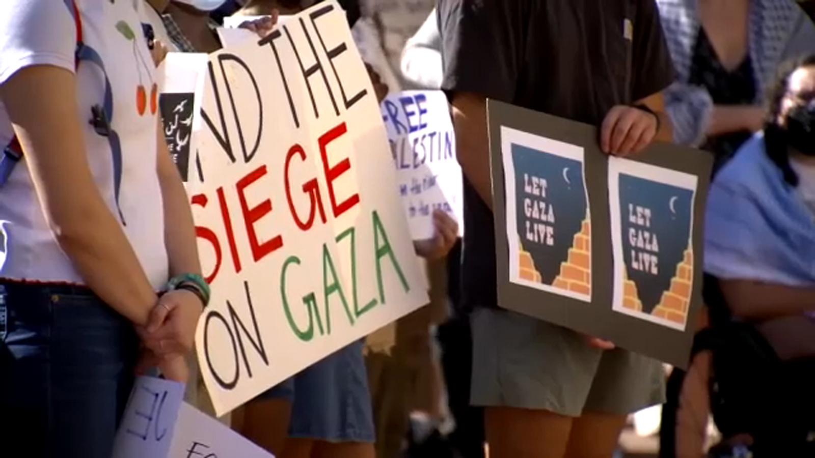 UNC students hold sit-in protest outside Chancellor's office in support ...