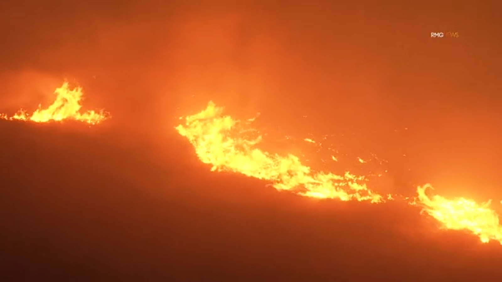 Incendio forestal se desata en Porter Ranch en medio de fuertes vientos ...