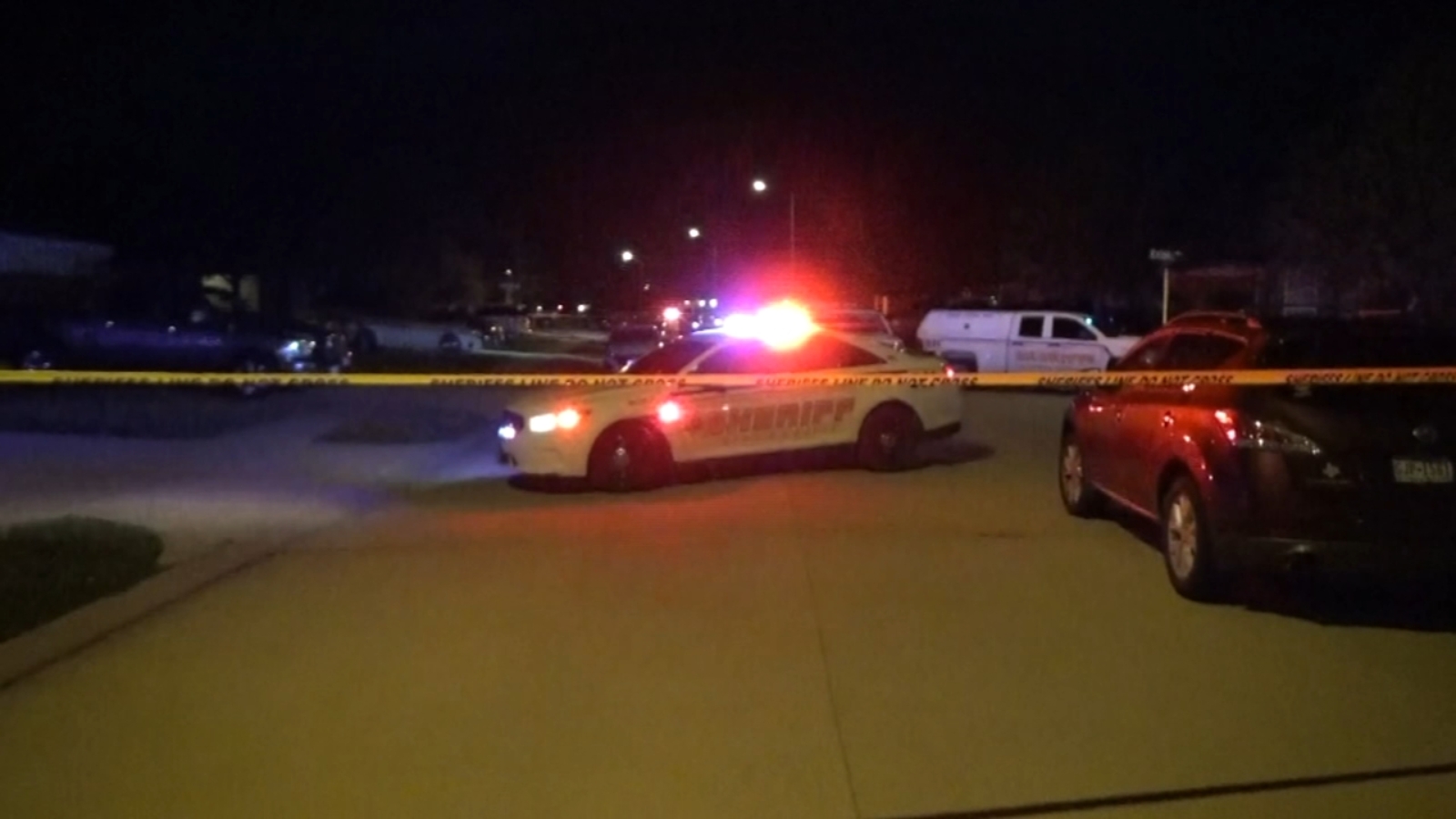 Katy murder-suicide: Man shoots estranged wife to death in driveway and ...