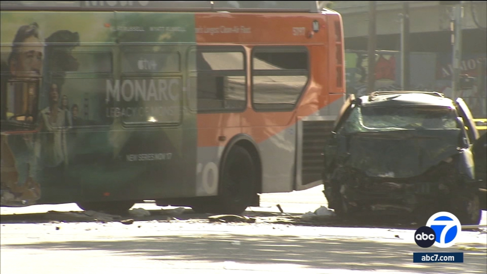 2 dead after minivan involved in police chase crashes into Metro bus in ...