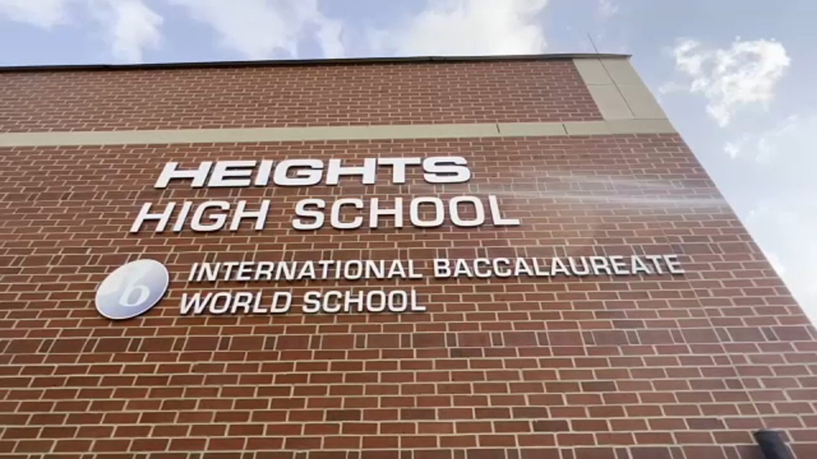Heights High School in Houston ISD receives bomb threat, prompting ...