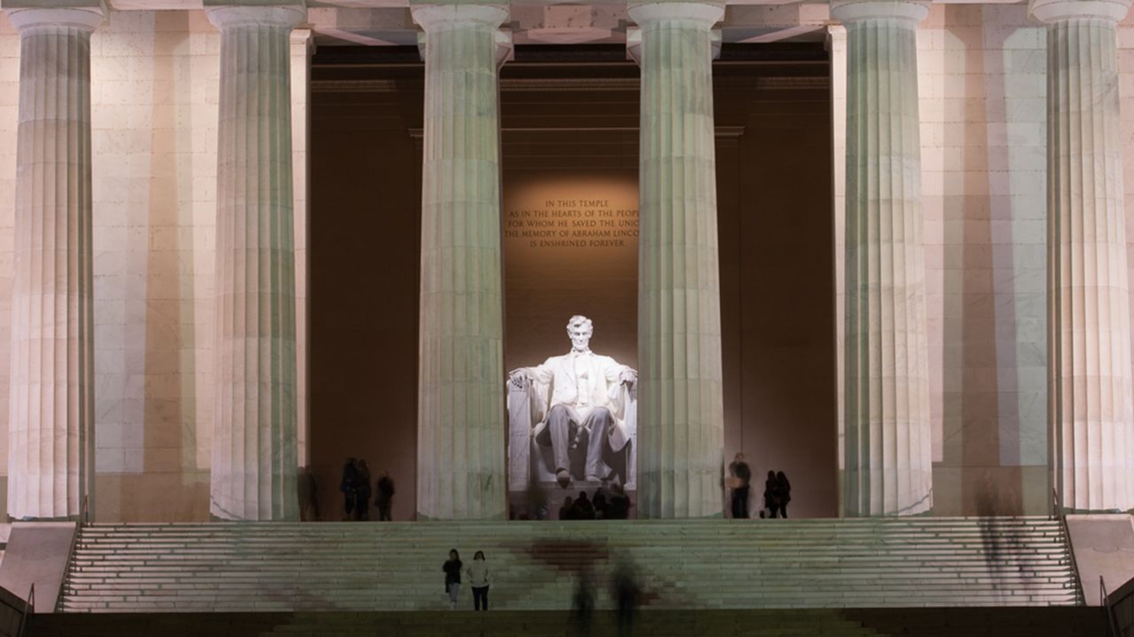 Woman's 'Star Spangled Banner' performance at Lincoln Memorial stuns ...