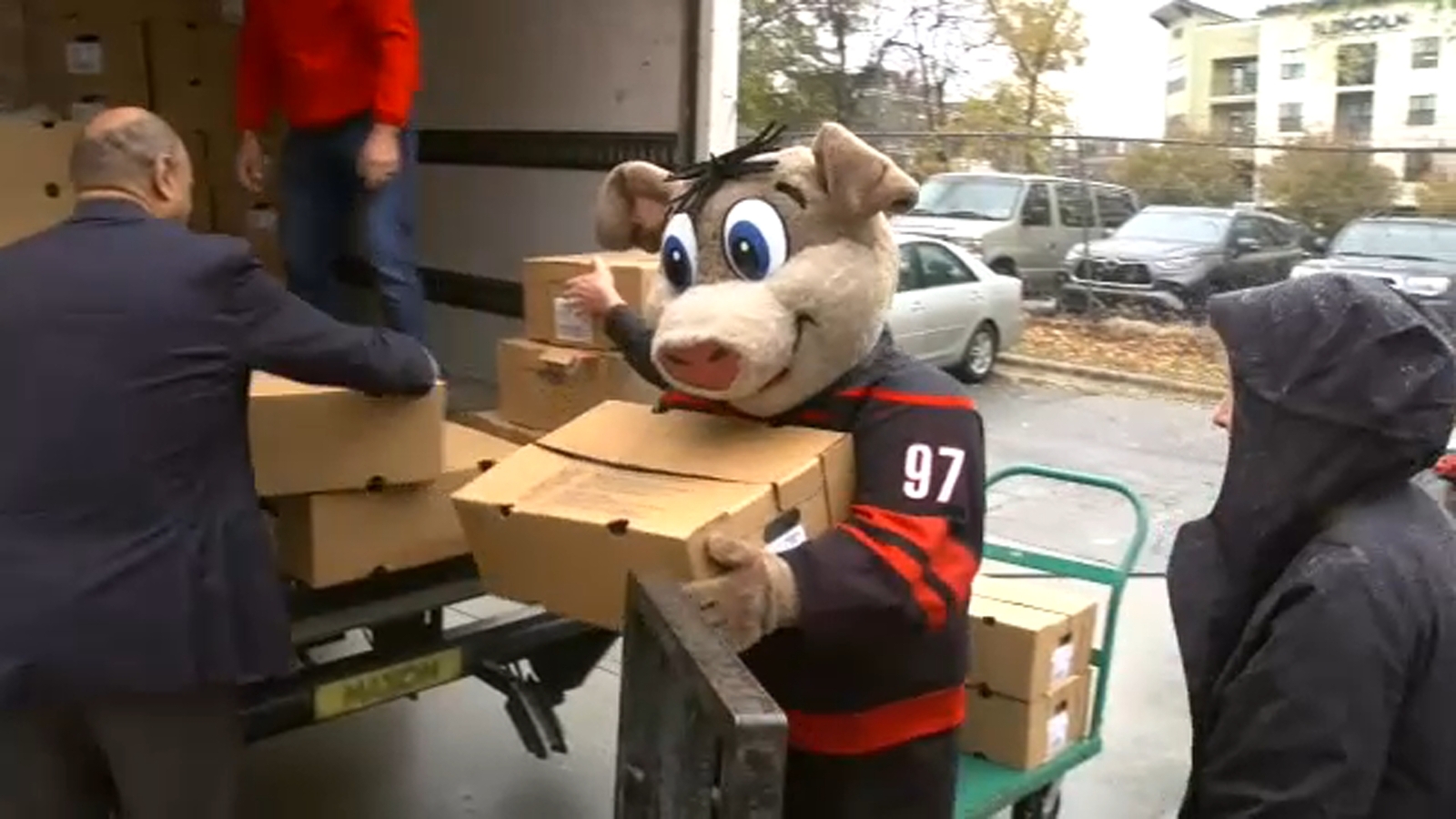 Carolina Hurricanes giving back to families in need ahead of ...