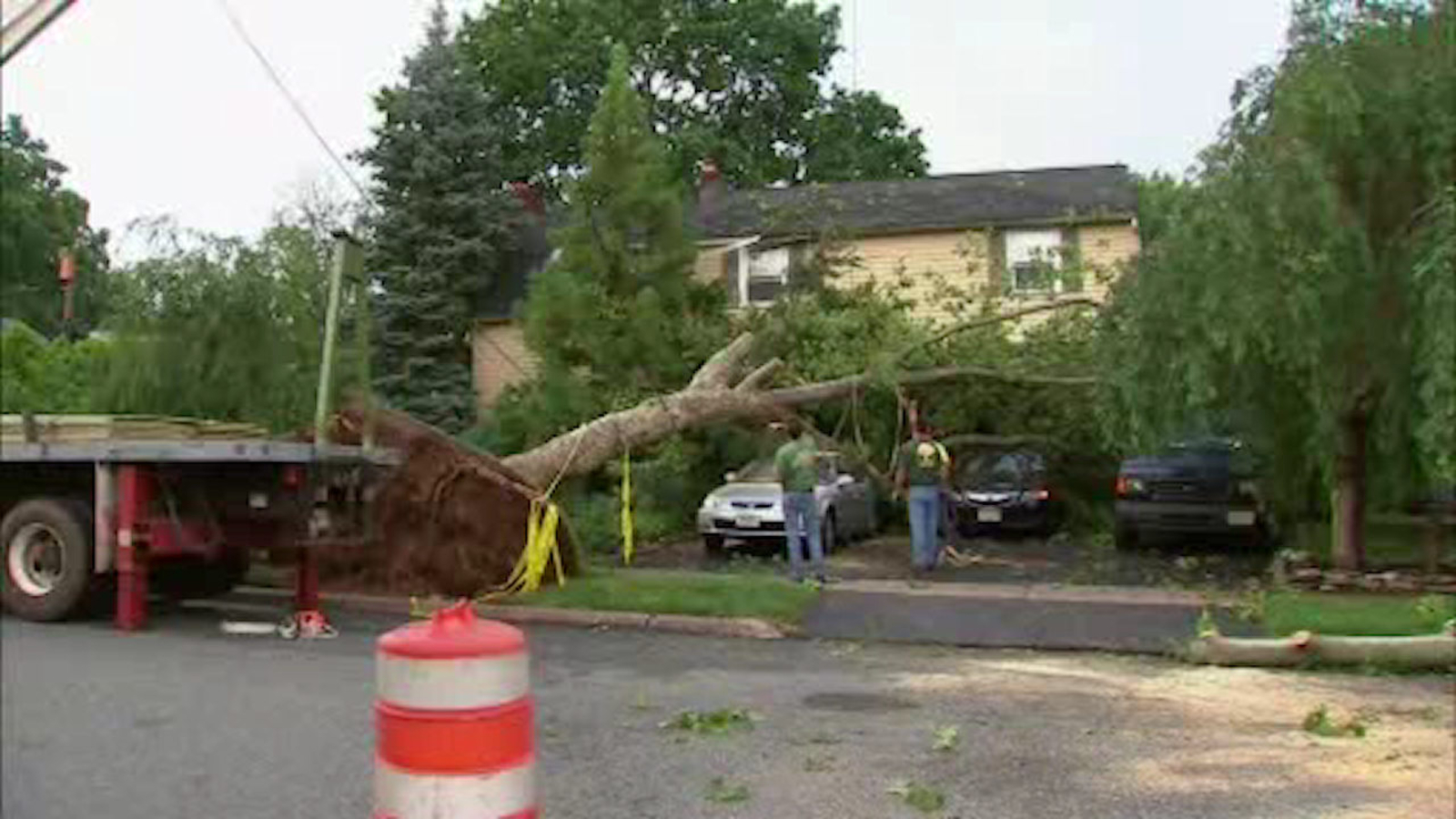 Severe Weather Downs Trees Causes Flooding In Nyc Area Abc7 New York
