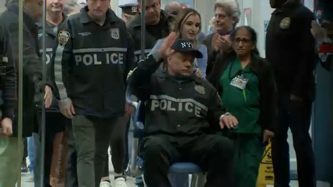 Queens Stabbing 4 Dead 2 Officers Injured In Far Rockaway Queens