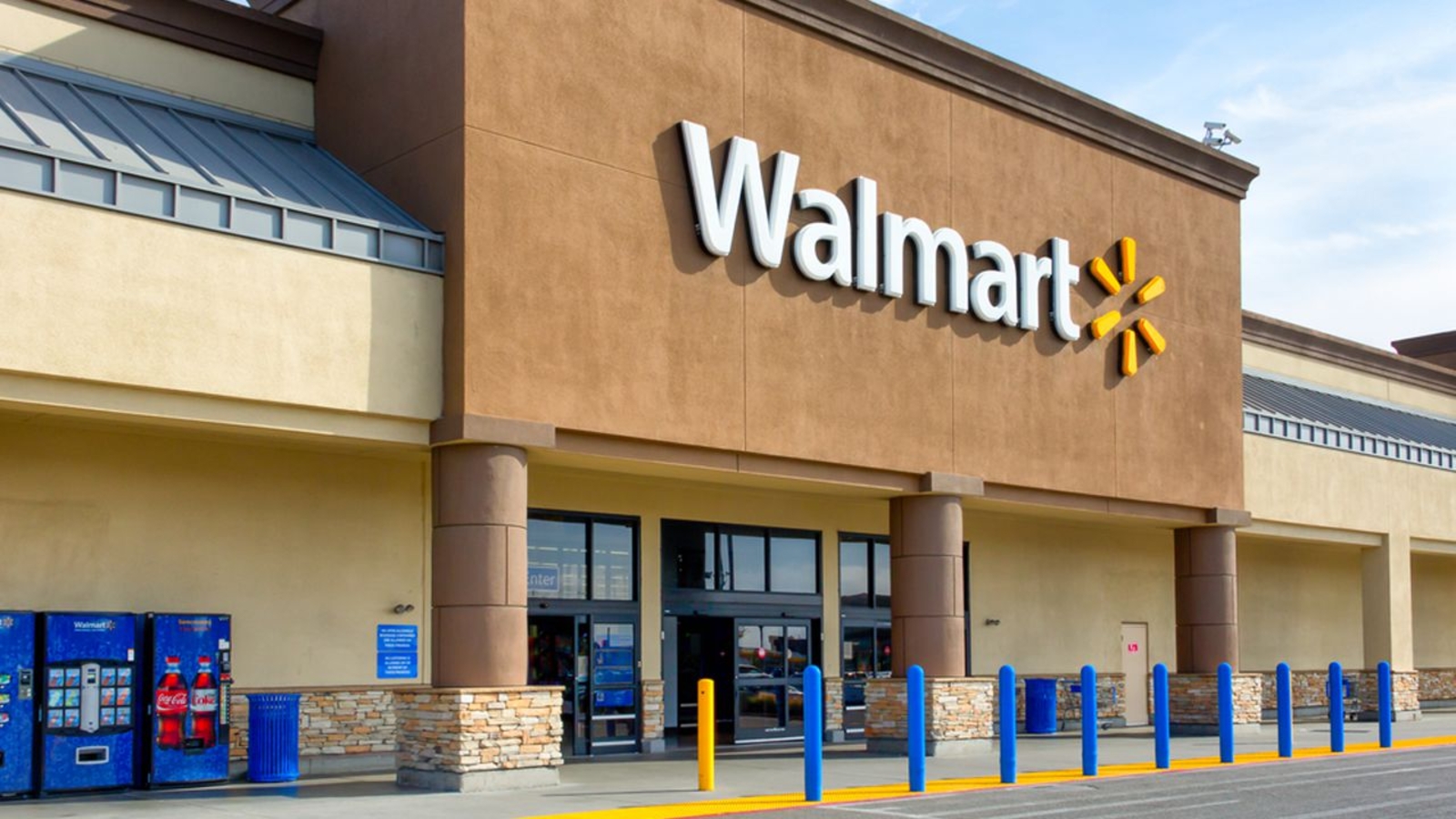 Video: Dress insult stirs up 30-person melee at New York Walmart ...