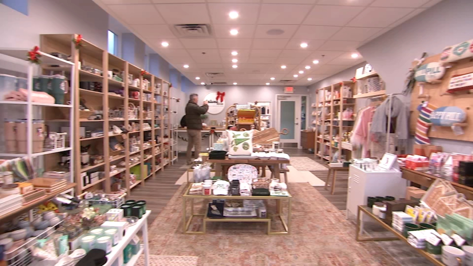 At new boutique Dalvey & Co in Wayne, Pennsylvania, a 'gift guru' can ...