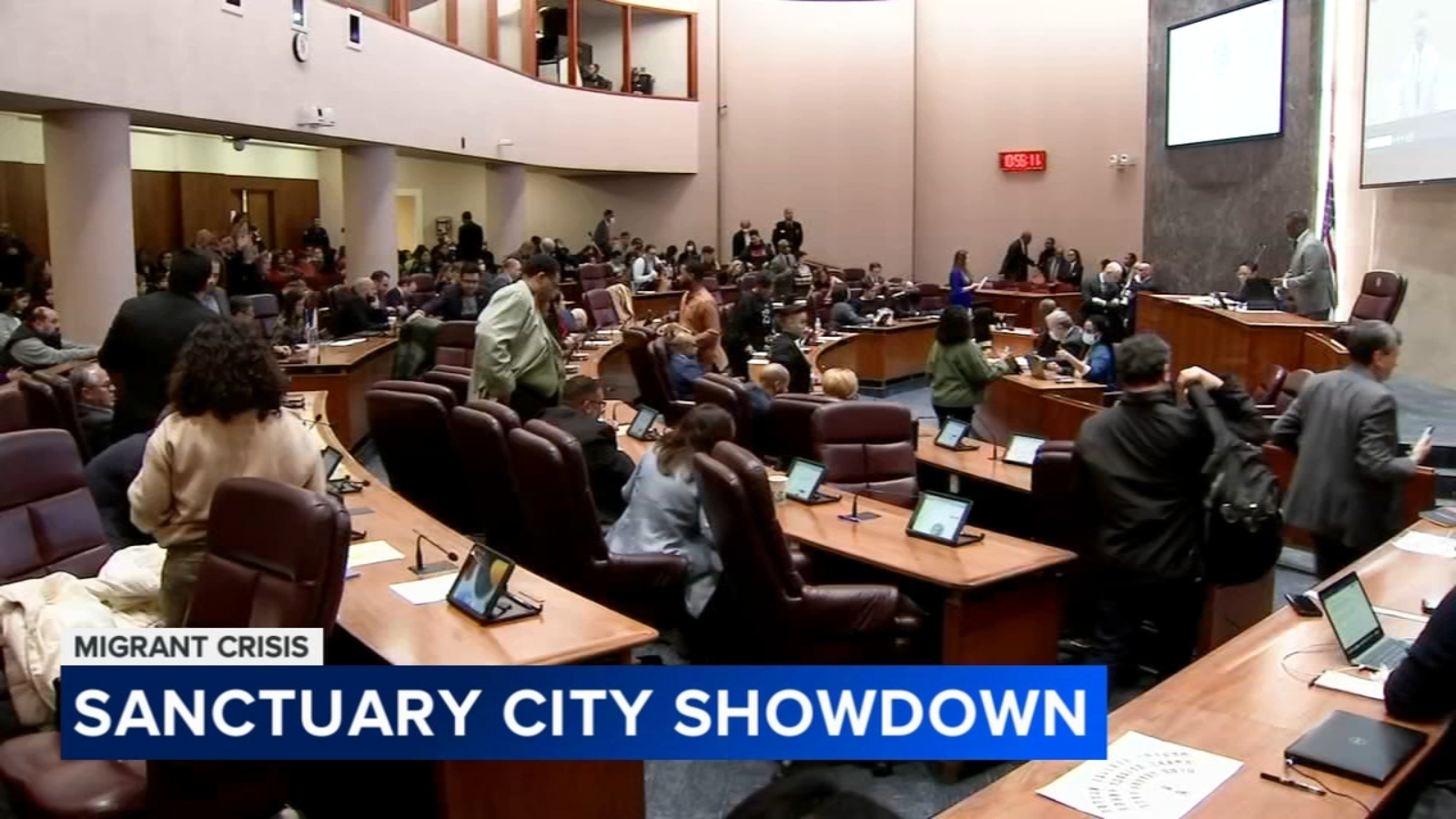 Migrants Chicago: Chicago City Council sanctuary city referendum ...