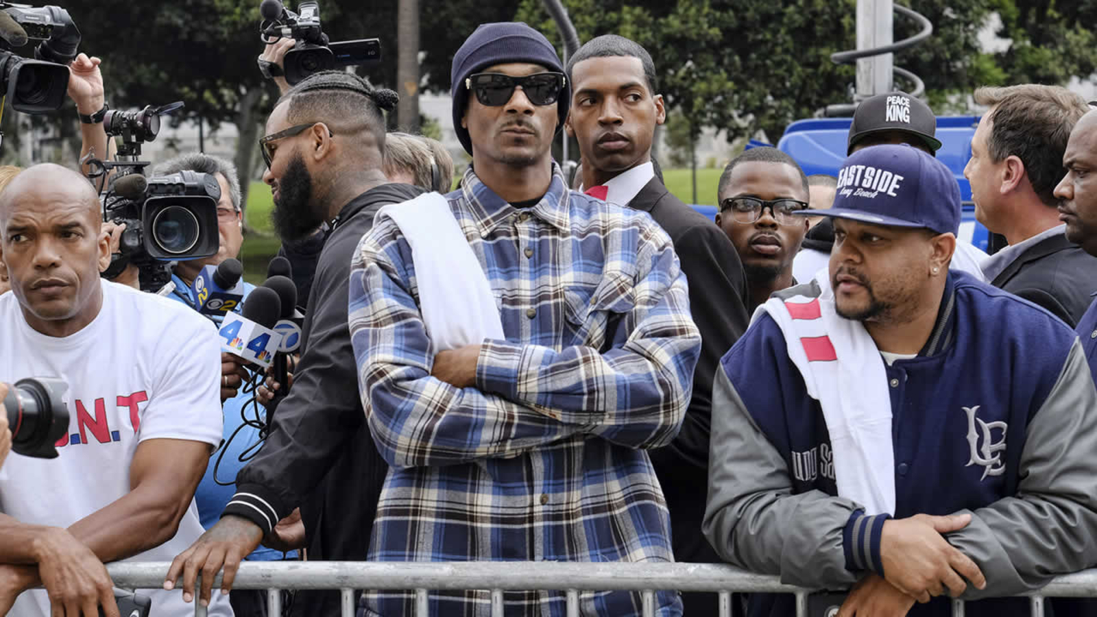PHOTOS: Snoop Dogg, The Game peacefully gather outside LAPD graduation ...
