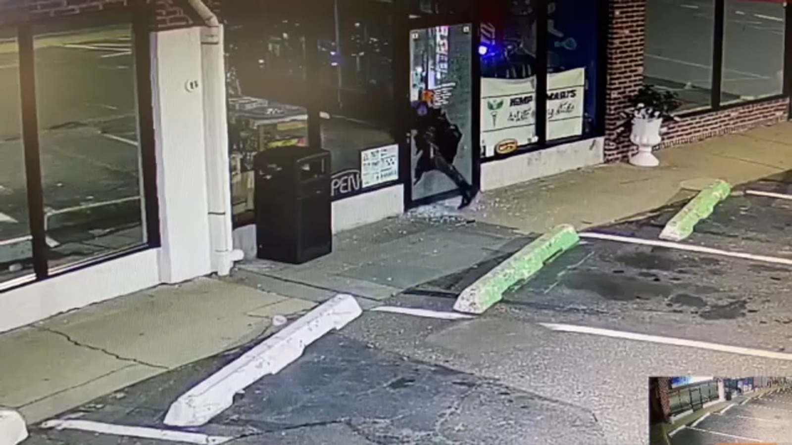 Man breaks into Bethpage, Long Island store, steals various vaping ...