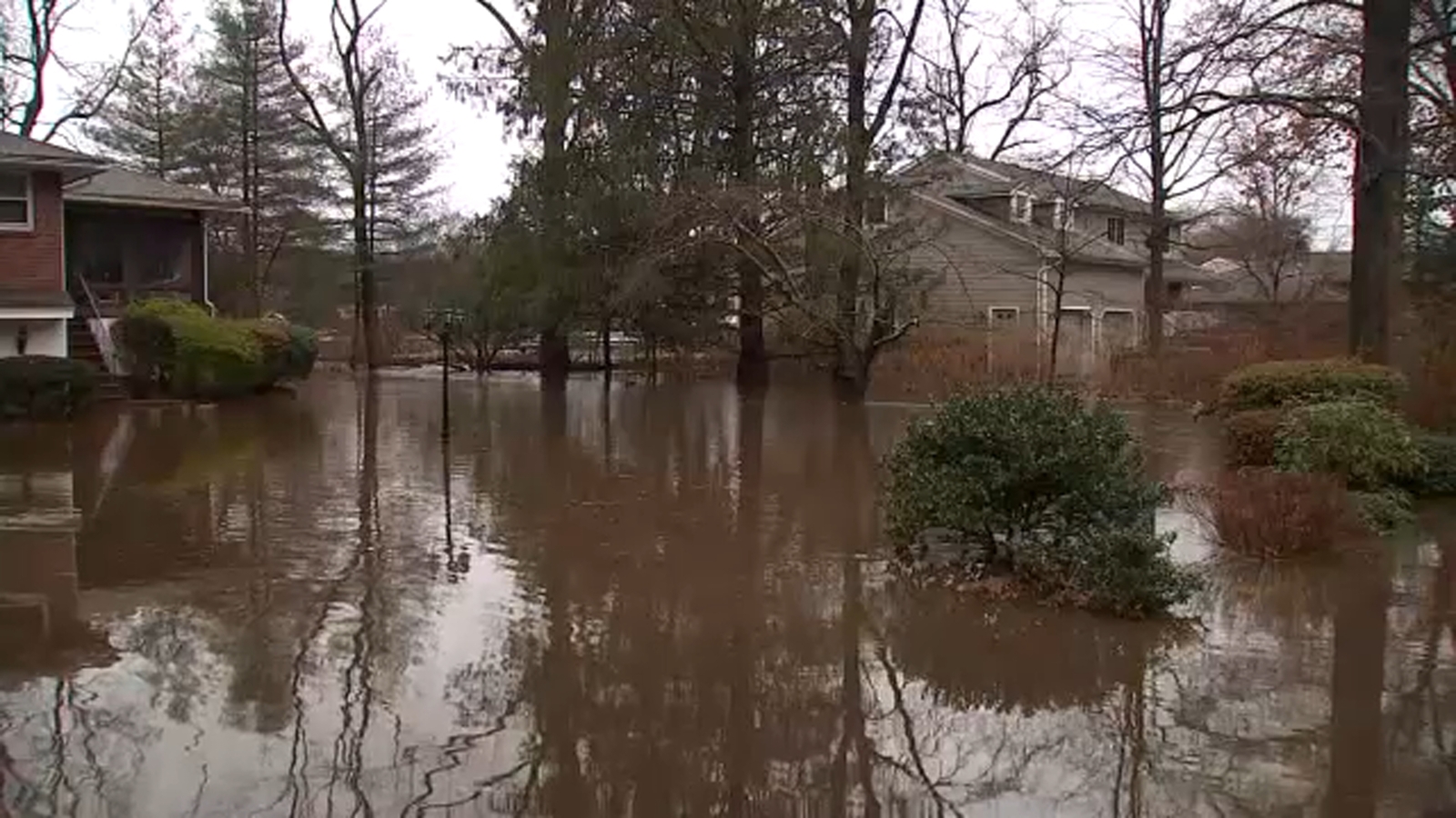 Coastal storm causes flash flooding, high wind across NYC, Tri-State ...