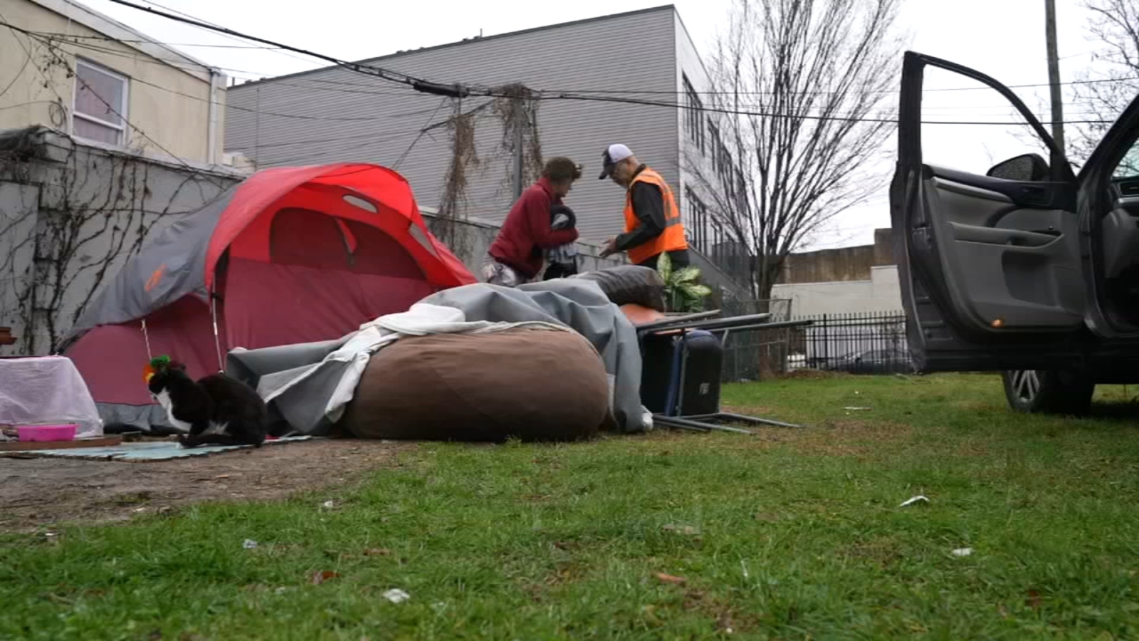 Outreach workers meet on Homeless Memorial Day to advocate for the ...