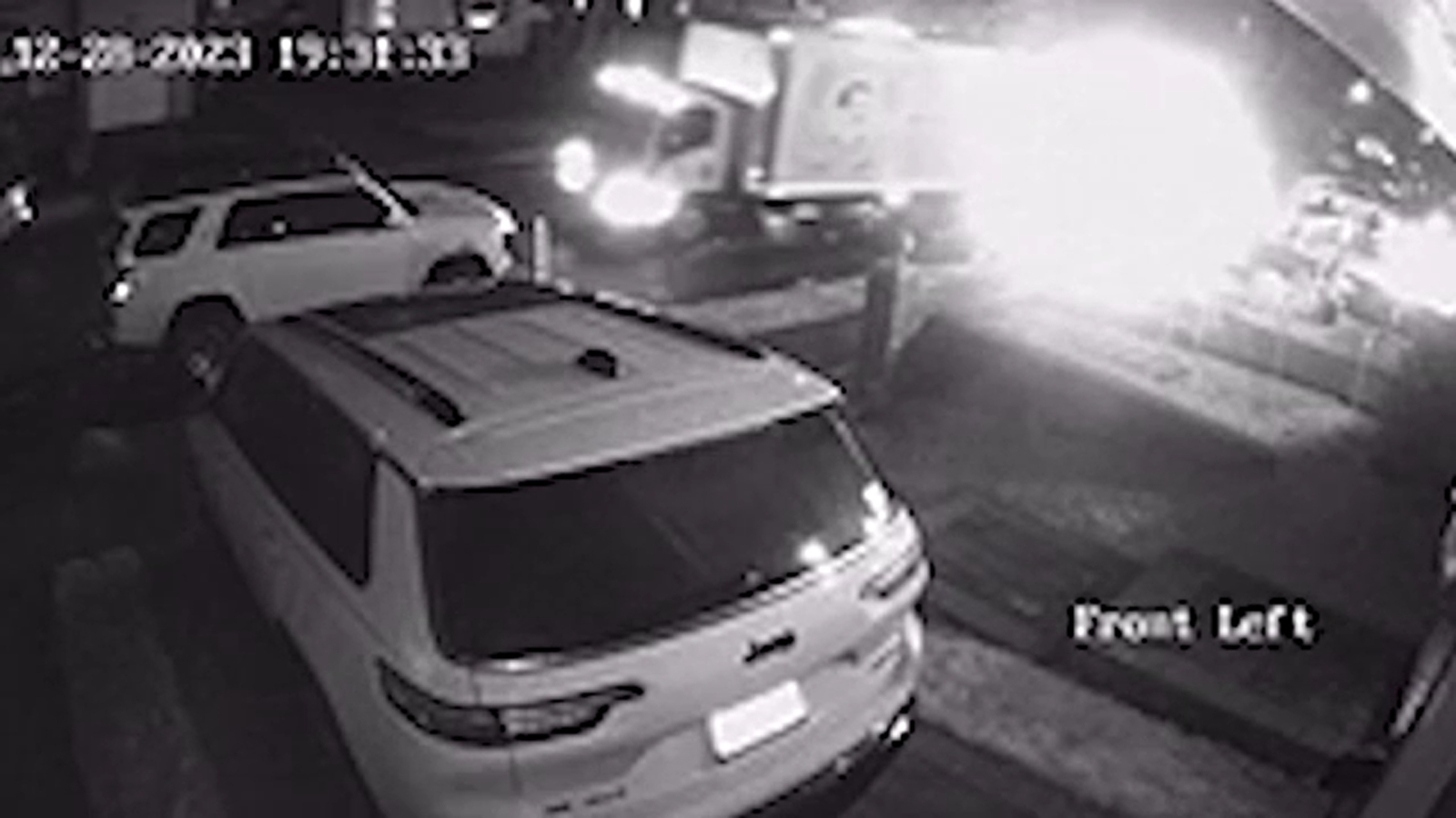 Staten Island police chase: Video shows delivery truck barreling ...