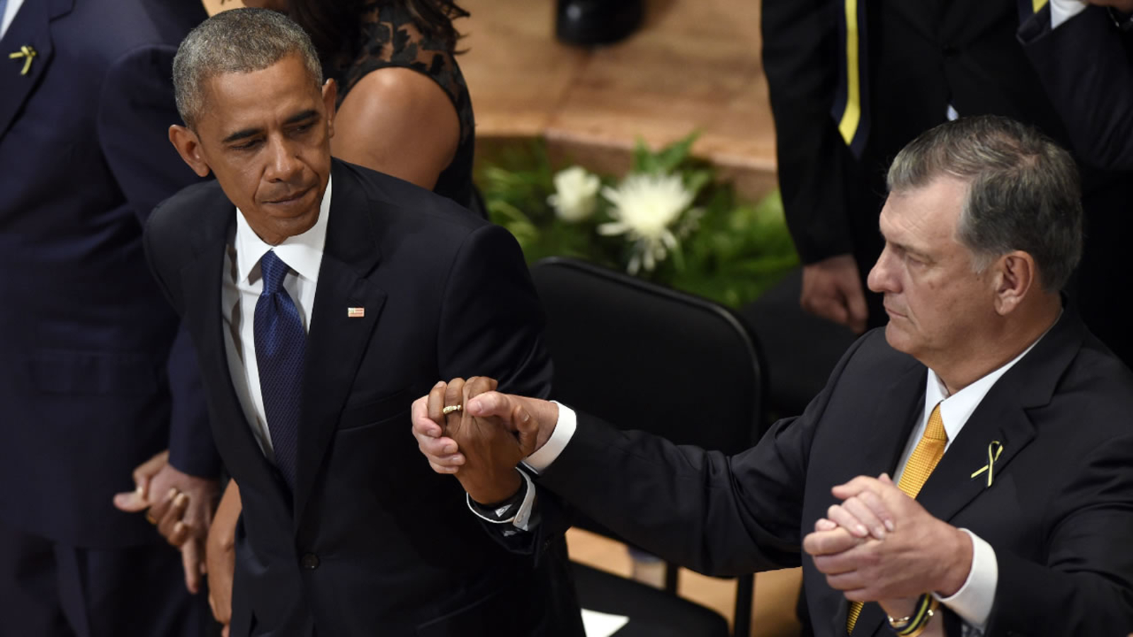 President Obama honors 5 slain police officers at memorial service in ...