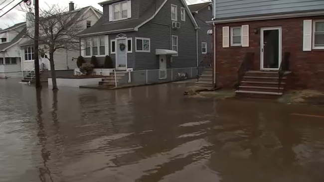 Lodi New Jersey streets flood as Saddle River crests, some residents ...