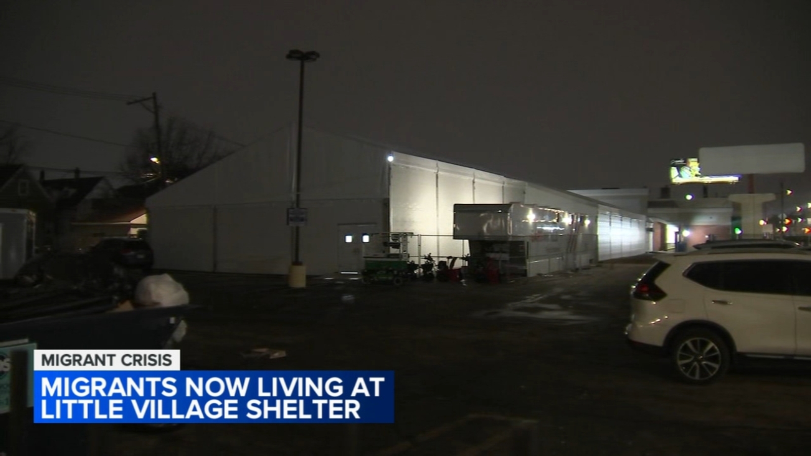 Chicago migrants move into shelter former Little Village CVS at 27th ...