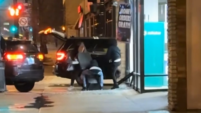 Burglars steal ATM, crash car into South Loop Western Union on ...