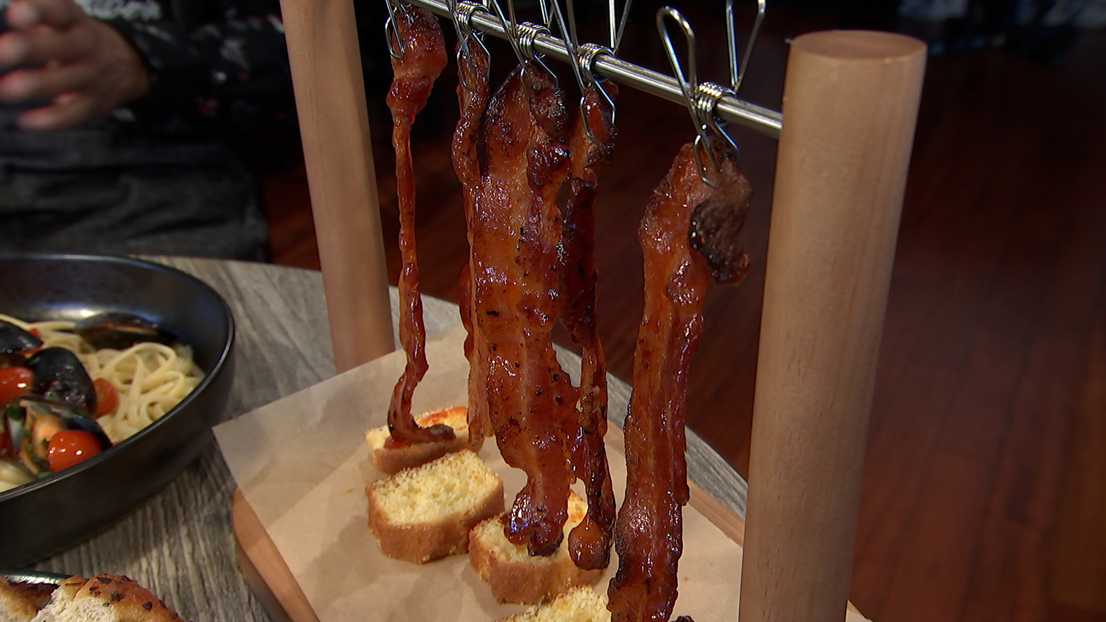 Bake'n Bacon is Philadelphia's first bacon-themed restaurant - ABC7 New York