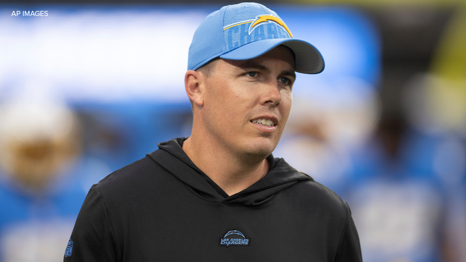 Eagles hiring Kellen Moore as offensive coordinator, ESPN sources say ...