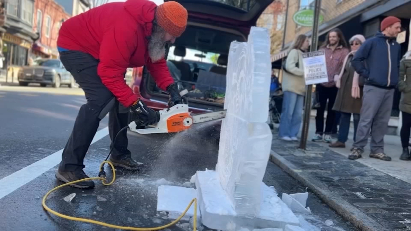 Philadelphia residents attend Manayunk's annual Founders Philly Freeze ...