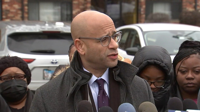 Carol Stream police shooting: Family of Isaac Goodlow demands to see ...