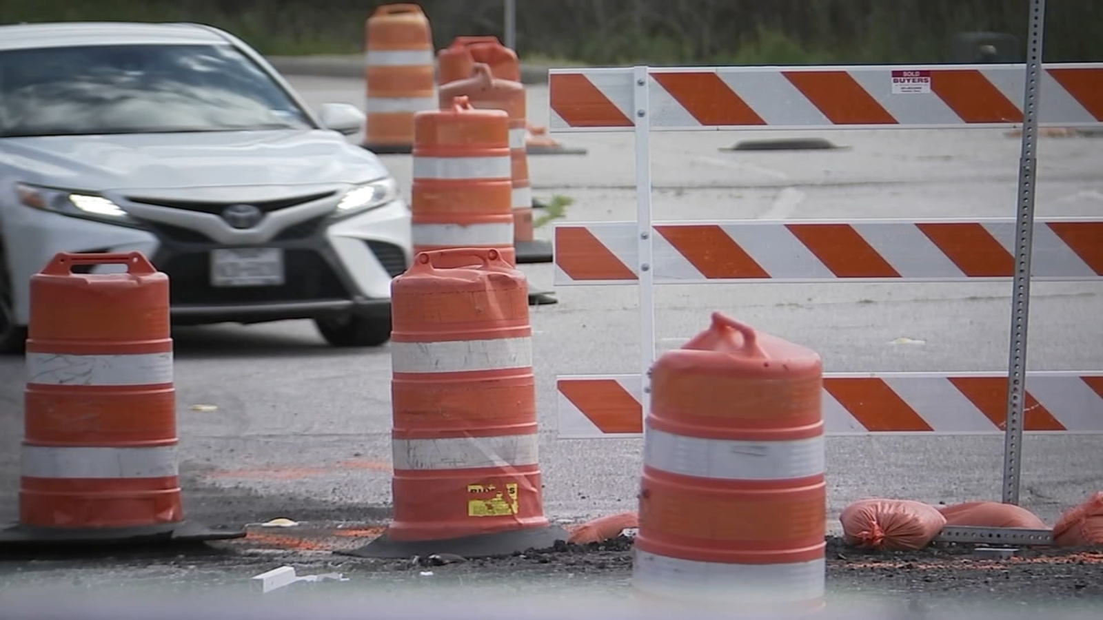 Endless TxDot construction takes toll on 53-year-old Houston auto shop, owner fears his business ...