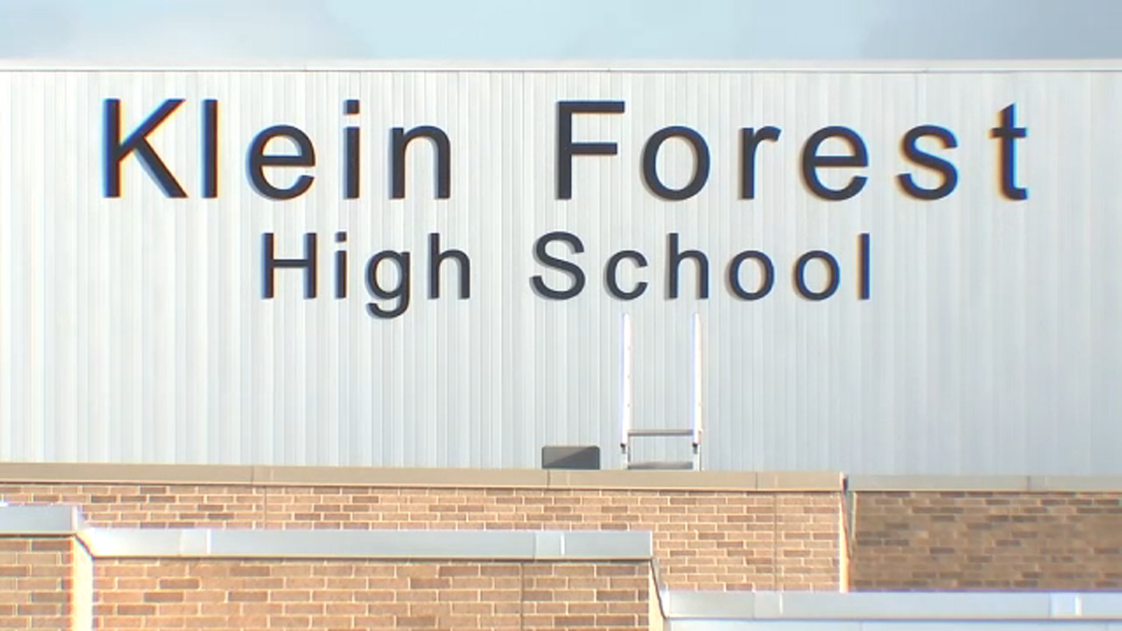 Klein Forest HS students and staff evacuate building amid smoke in ...