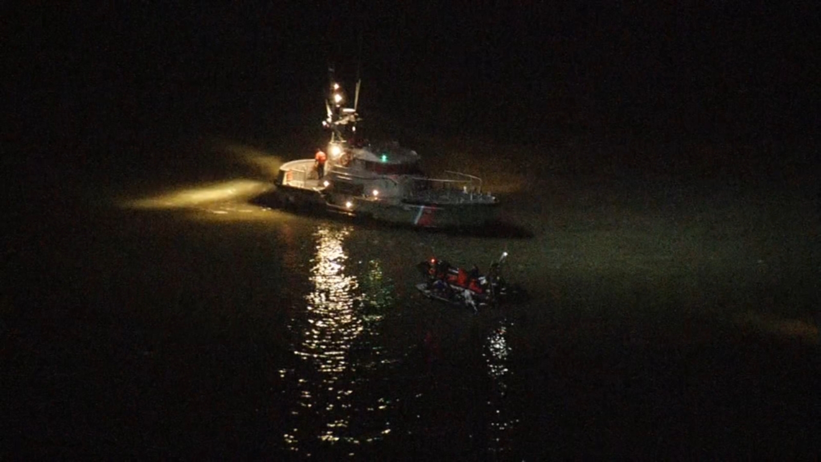 2 rescued from boat near Golden Gate Bridge in San Francisco after it ...