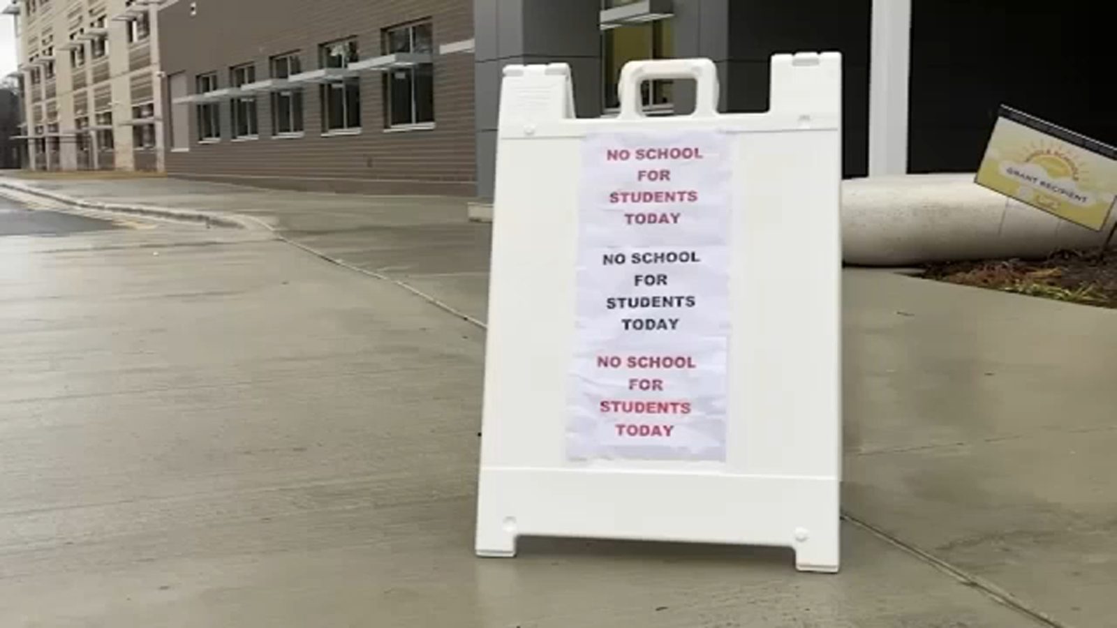 DPS warns parents that schools could again be closed Monday - ABC11 ...