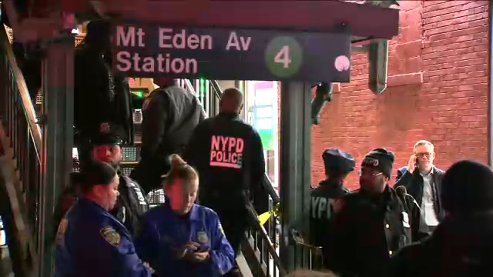 Bronx subway shooting: 1 dead, 5 people wounded after shooting on ...