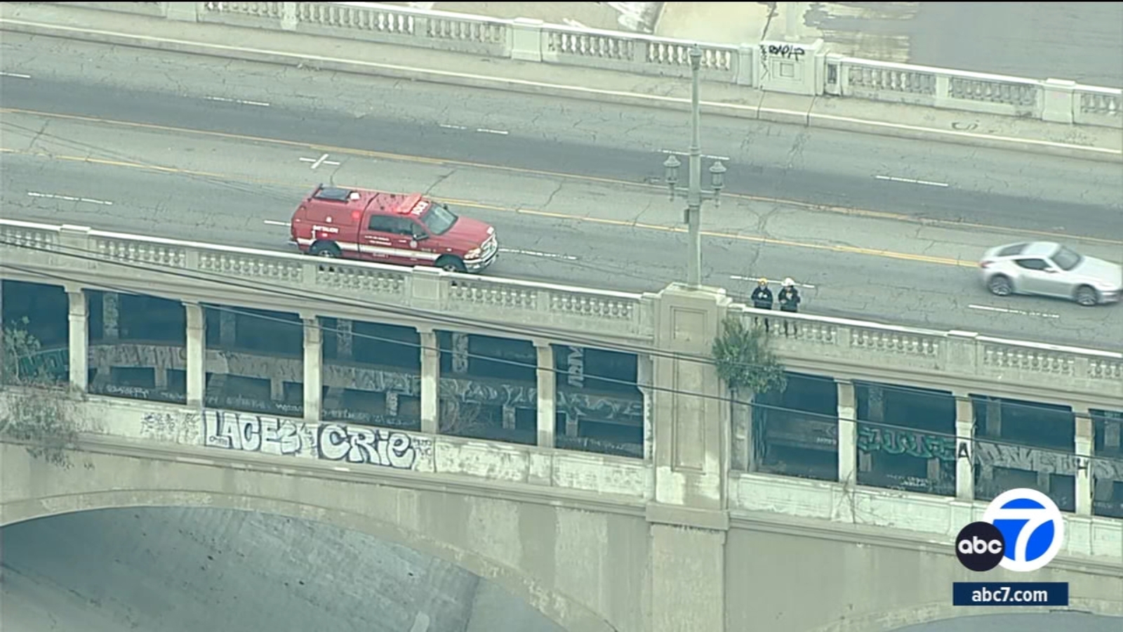Body found in Los Angeles River near 7th Street Bridge in East LA ...